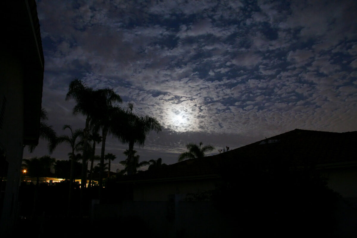 Moon Rise – DeepSkyObjects.com